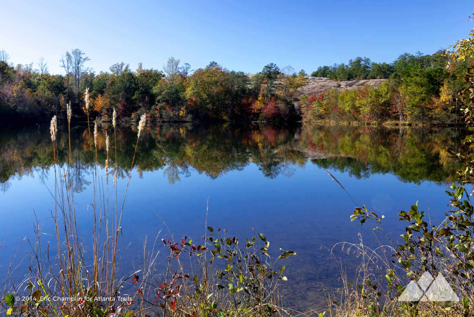 Autumn hikes near Atlanta: our favorite trails through fall leaf color